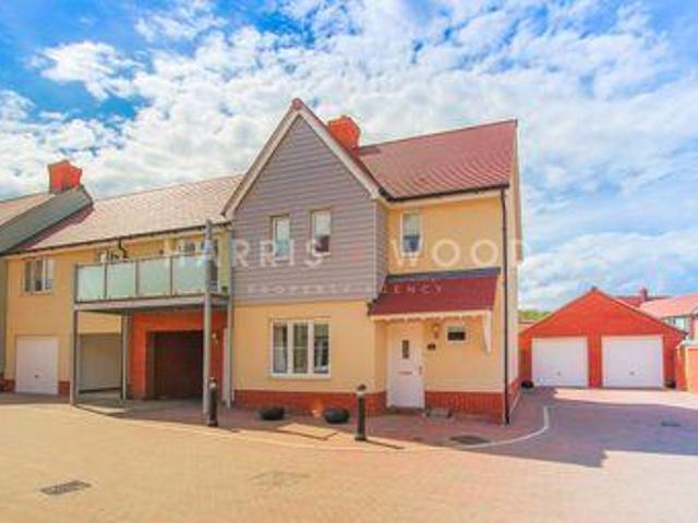 3 Bedrooms Semi detached house for sale in Ferrymen Drive, Rowhedge, Colchester CO5