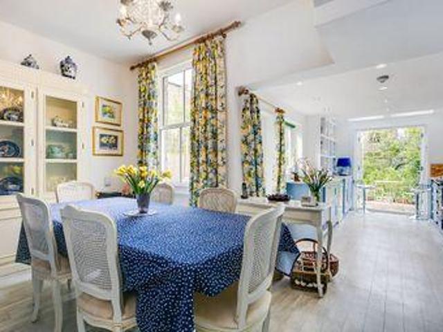3 Bedrooms Semi detached house for sale in Fitzgerald Road, London SW14