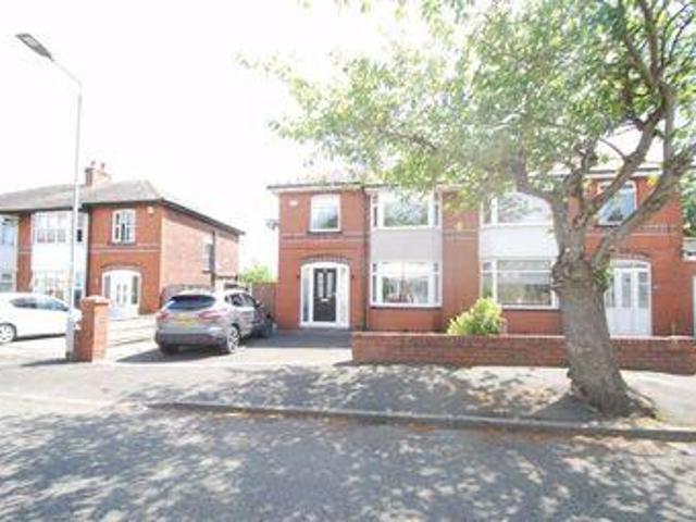 3 Bedrooms Semi detached house for sale in Fieldhead Avenue, Seddons Farm, Bury BL8