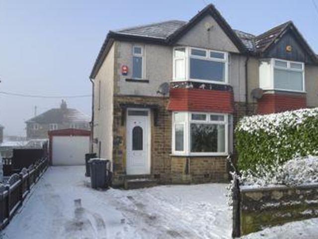 3 Bedrooms Semi detached house for sale in Fleet Lane, Queensbury, Bradford BD13