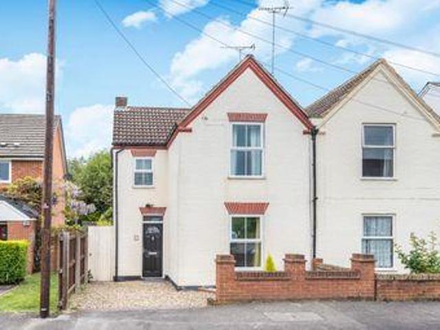 3 Bedrooms Semi detached house for sale in Frederick Place, Wokingham RG41