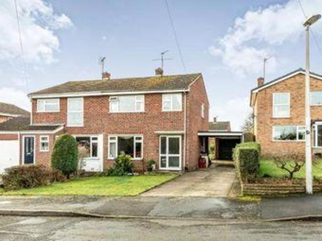 3 Bedrooms Semi detached house for sale in Friary Close, Hampton Magna, Warwick, Warwickshire CV35