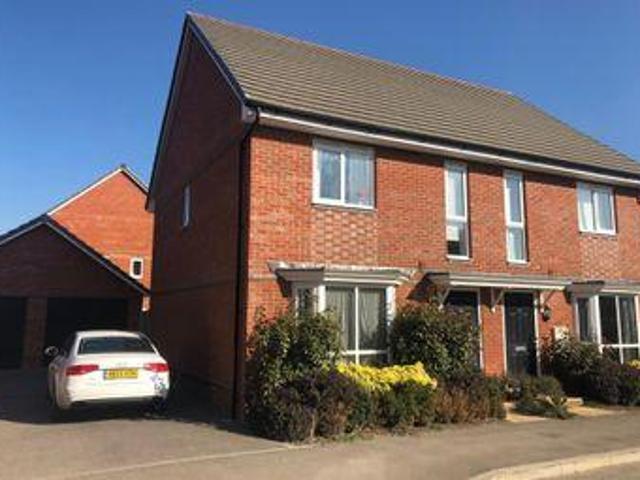 3 Bedrooms Semi detached house for sale in Fullbrook Avenue, Reading RG7