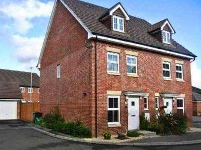 3 Bedrooms Semi detached house for sale in Fusiliers Place, Thatcham RG19