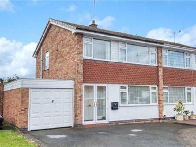3 Bedrooms Semi detached house for sale in Knightley Close, Cubbington, Leamington Spa CV32