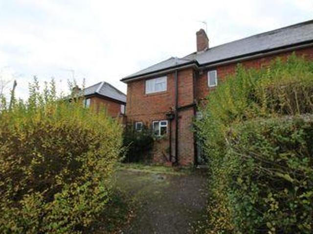 3 Bedrooms Semi detached house for sale in Knights Road, Farnham GU9