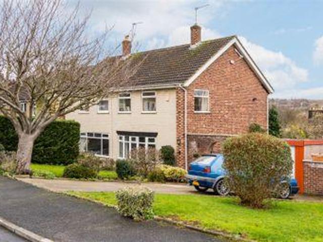 3 Bedrooms Semi detached house for sale in Knoll Wood Park, Horsforth, Leeds LS18