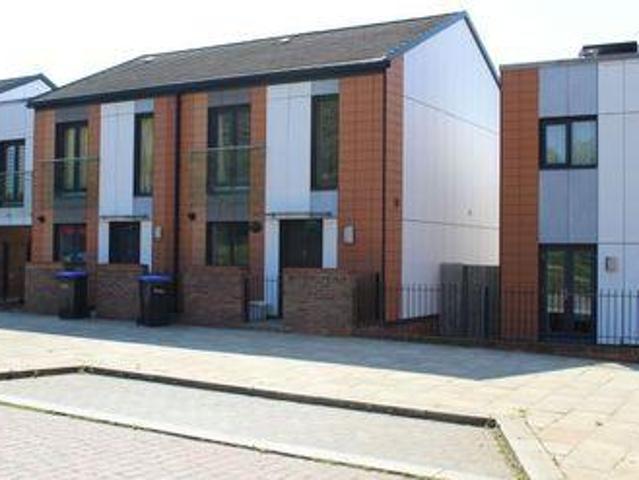 3 Bedrooms Semi detached house for sale in Knot Tiers Drive, Upton, Northampton NN5