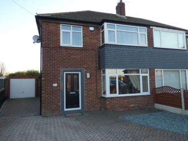 3 Bedrooms Semi detached house for sale in Kelso Drive, Warmsworth, Doncaster DN4