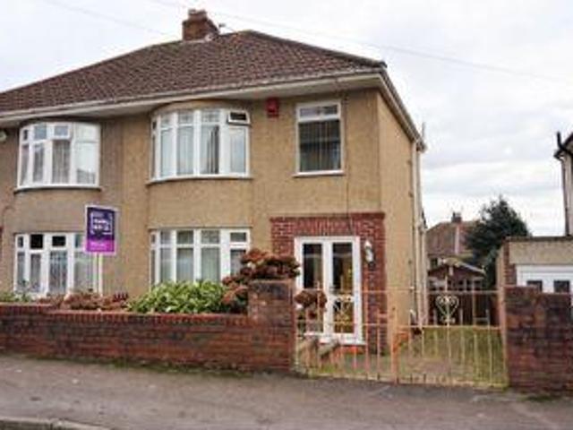 3 Bedrooms Semi detached house for sale in Kelston Grove, Hanham BS15