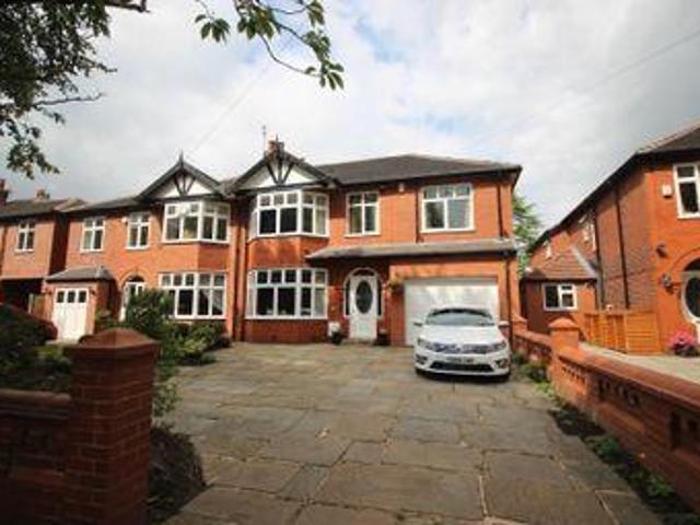 3 Bedrooms Semi detached house for sale in Kempnough Hall Road, Worsley M28