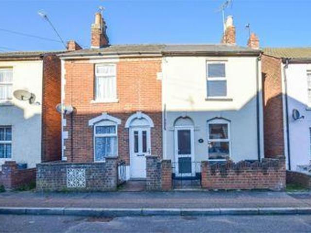 3 Bedrooms Semi detached house for sale in Kendall Road, Colchester, Essex CO1
