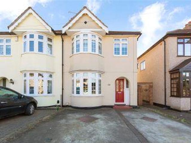 3 Bedrooms Semi detached house for sale in Kenilworth Gardens, Hornchurch RM12