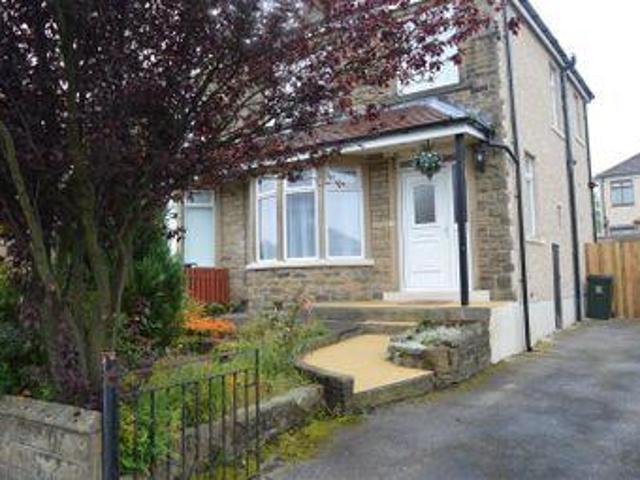 3 Bedrooms Semi detached house for sale in Kenmore Crescent, Bradford BD6