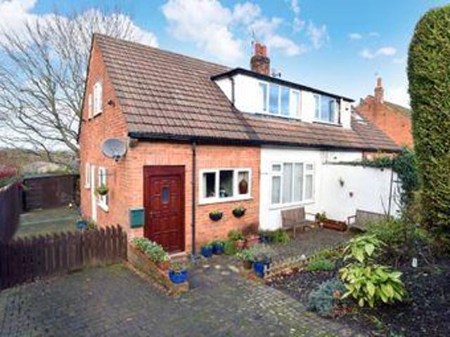 3 Bedrooms Semi detached house for sale in Kent Drive, Harrogate HG1