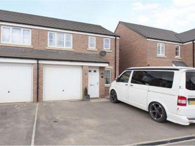 3 Bedrooms Semi detached house for sale in Kestrel Road, Barnsley S75