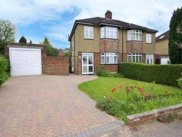 3 Bedrooms Semi detached house for sale in Kimble Crescent, Bushey, Hertfordshire WD23