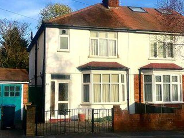 3 Bedrooms Semi detached house for sale in King Charles Road, Surbiton KT5