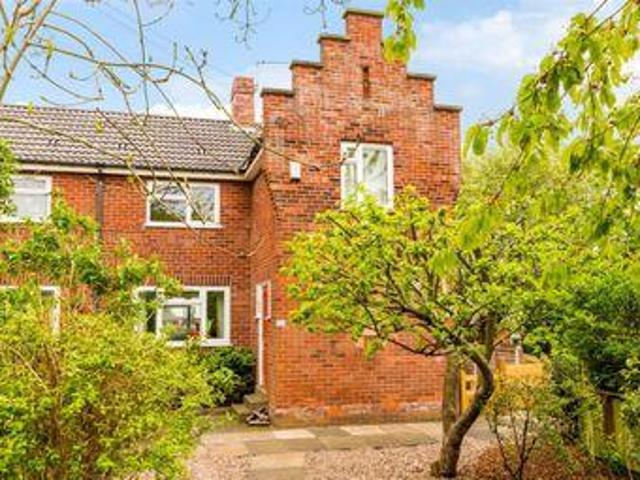 3 Bedrooms Semi detached house for sale in King Edward Crescent, Horsforth LS18