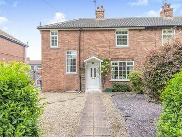 3 Bedrooms Semi detached house for sale in King George Square, Kirk Sandall, Doncaster DN3