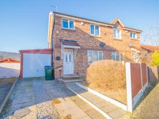 3 Bedrooms Semi detached house for sale in Kingfisher Grove, Rhodesway, Bradford BD8