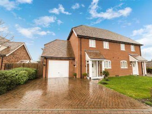 3 Bedrooms Semi detached house for sale in Kingfisher Place, Chartham, Canterbury CT4