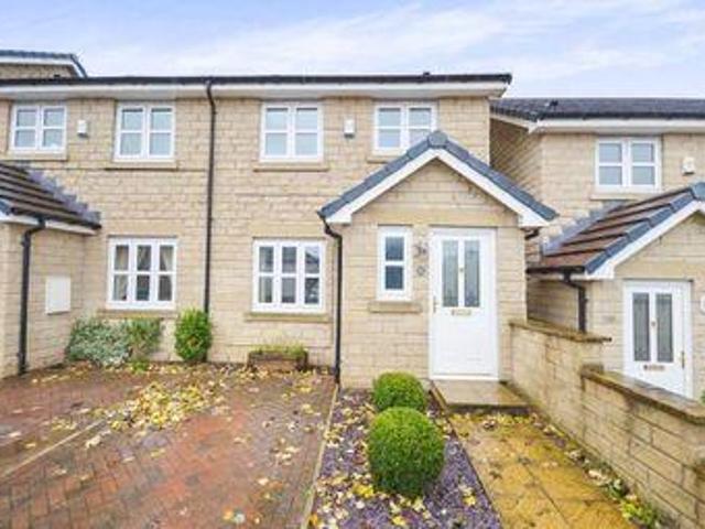3 Bedrooms Semi detached house for sale in Kings Croft, Drighlington, Bradford BD11
