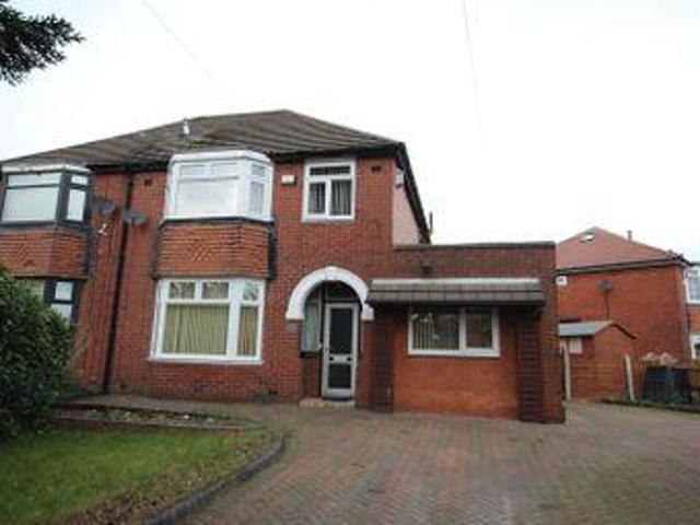3 Bedrooms Semi detached house for sale in Kings Road, Kingsway, Rochdale OL16