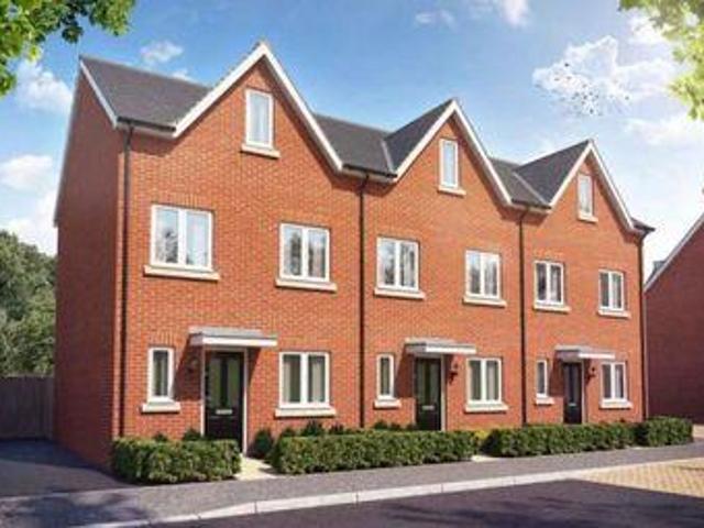 3 Bedrooms Semi detached house for sale in Kingsfield Park Bramley Road, Aylesbury HP18