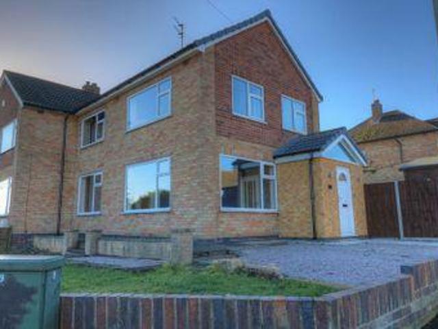 3 Bedrooms Semi detached house for sale in Kingsgate Avenue, Birstall, Leicester LE4