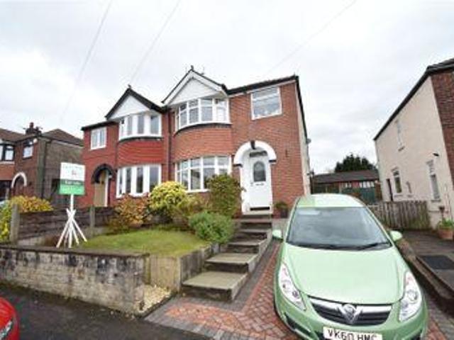 3 Bedrooms Semi detached house for sale in Kingsley Avenue, Whitefield, Manchester, Greater Manchester M45