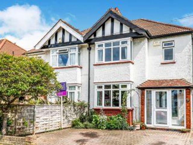 3 Bedrooms Semi detached house for sale in Kingsmead Avenue, Surbiton KT6