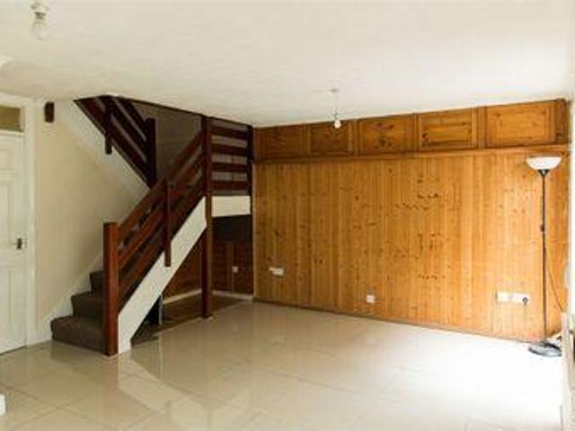 3 Bedrooms Semi detached house for sale in Howard Close, London N11