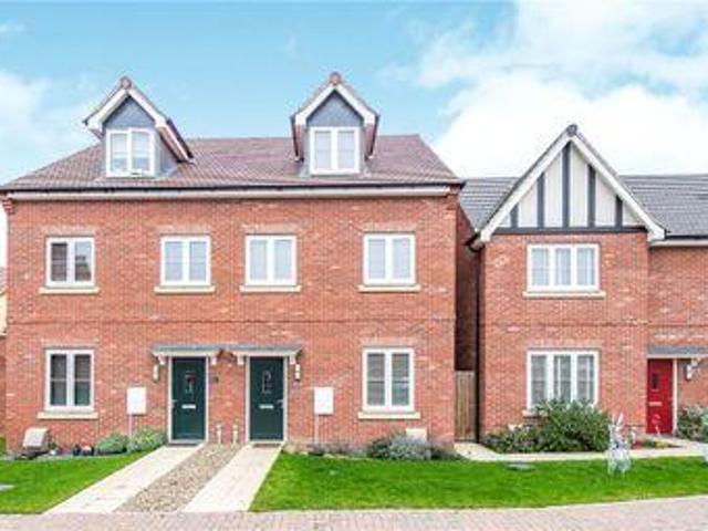 3 Bedrooms Semi detached house for sale in Hogarth Court, Sible Hedingham, Halstead CO9