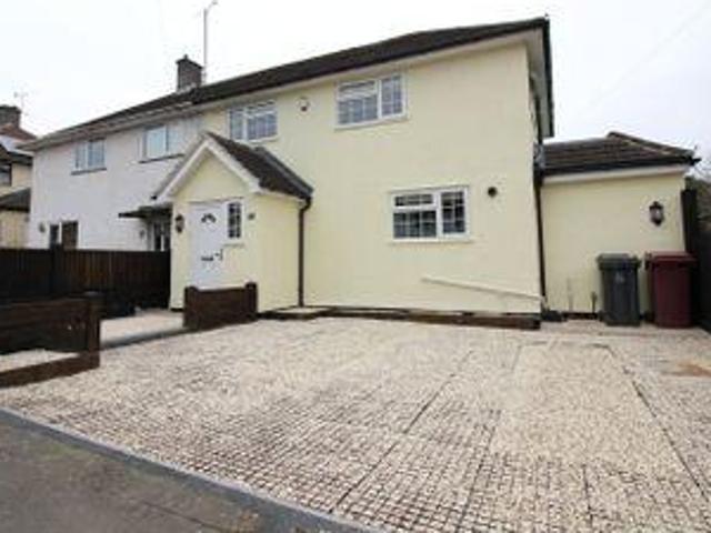 3 Bedrooms Semi detached house for sale in Holberton Road, Reading, Berkshire RG2