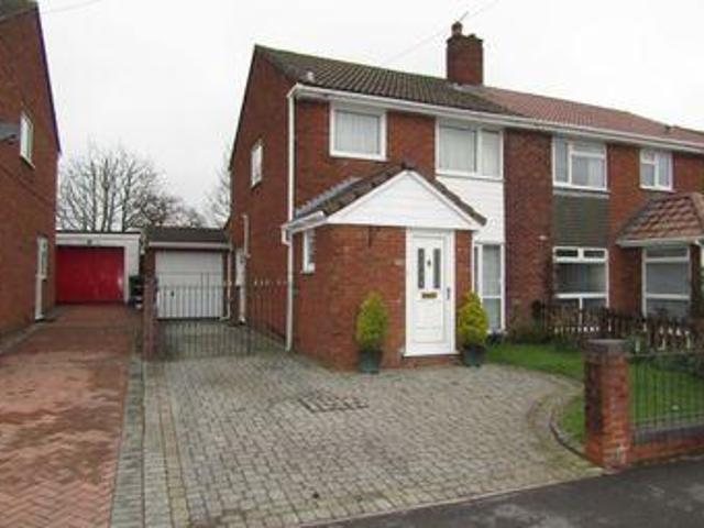 3 Bedrooms Semi detached house for sale in Hollway Road, Stockwood, Bristol BS14