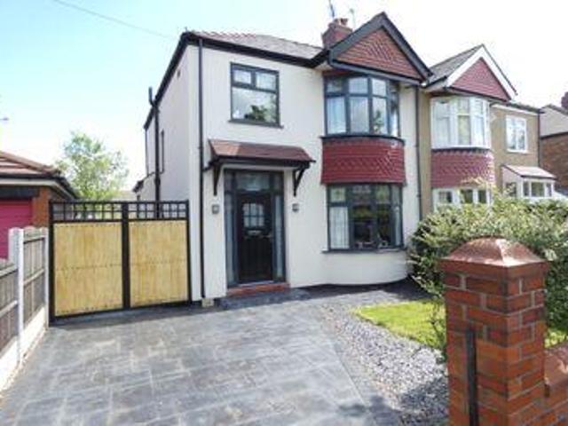 3 Bedrooms Semi detached house for sale in Hollymount Road, Offerton, Stockport SK2