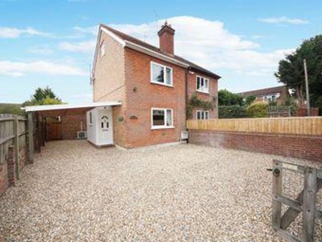 3 Bedrooms Semi detached house for sale in Holt Way, Hook RG27