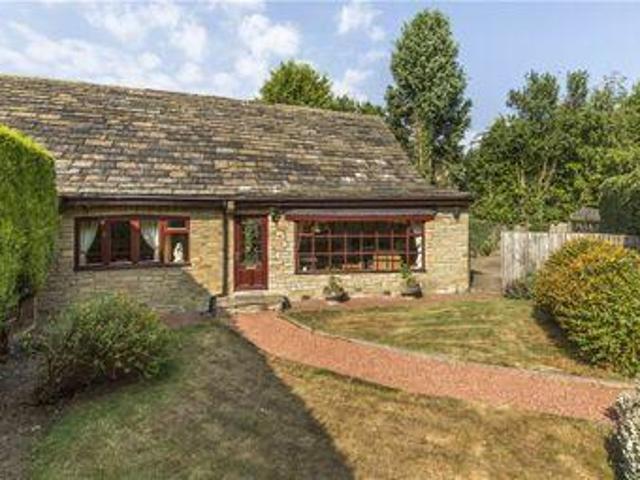 3 Bedrooms Semi detached house for sale in Holt Lane, Adel, Leeds, West Yorkshire LS16
