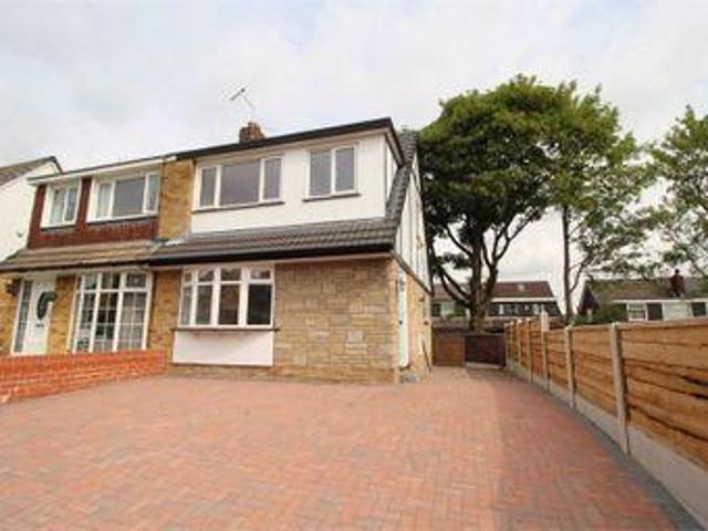 3 Bedrooms Semi detached house for sale in Holthouse Road, Tottington, Bury, Lancashire BL8