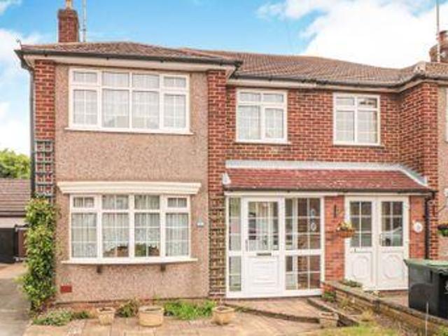 3 Bedrooms Semi detached house for sale in Honey Brook, Waltham Abbey EN9