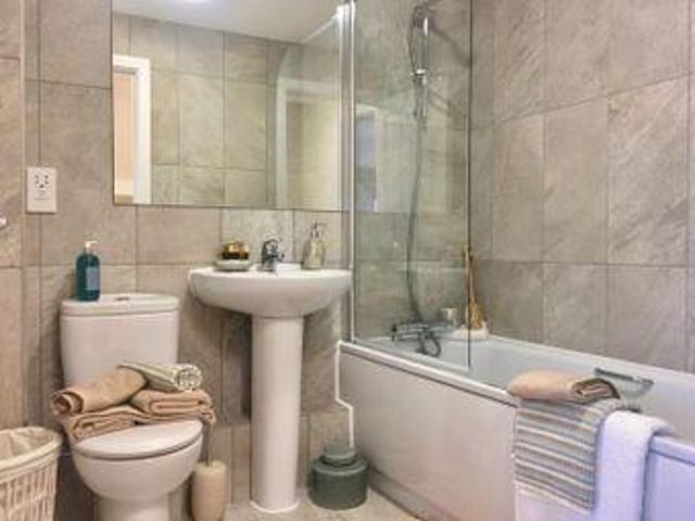 3 Bedrooms Semi detached house for sale in Honey Quest, Stewartby, Bedford MK43