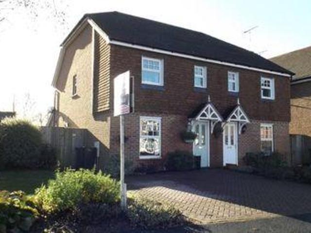 3 Bedrooms Semi detached house for sale in Hophurst Lane, Crawley Down, West Sussex, Crawley Down RH10