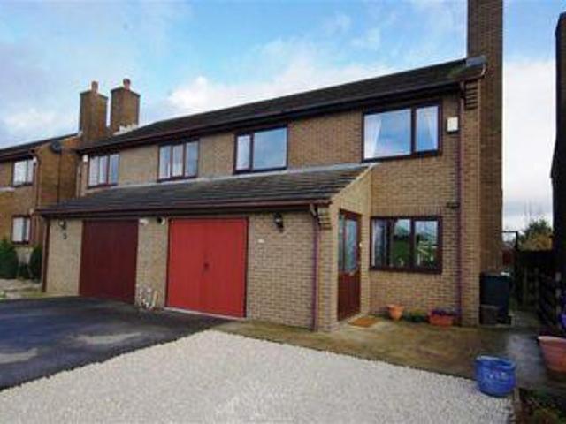 3 Bedrooms Semi detached house for sale in Horley Green Road, Halifax HX3