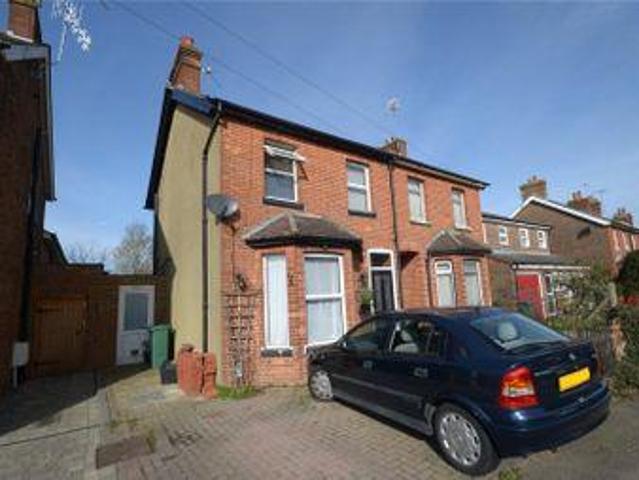 3 Bedrooms Semi detached house for sale in Horley, Surrey RH6