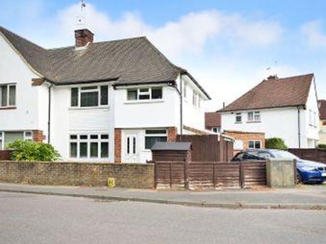 3 Bedrooms Semi detached house for sale in Horley, Surrey RH6