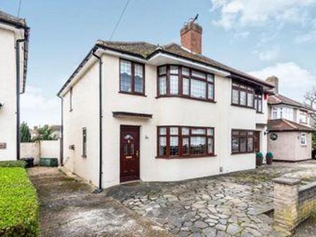 3 Bedrooms Semi detached house for sale in Hornchurch, Havering, Essex RM12