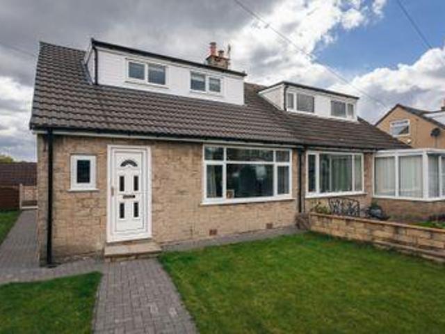 3 Bedrooms Semi detached house for sale in Horse Fair Avenue, Chapel En Le Frith, High Peak SK23