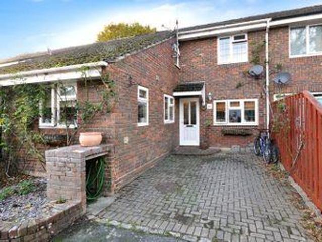 3 Bedrooms Semi detached house for sale in Horsham, West Sussex RH12
