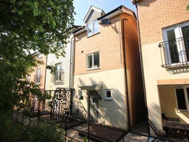 3 Bedrooms Semi detached house for sale in Horton Way, Stapeley, Nantwich CW5